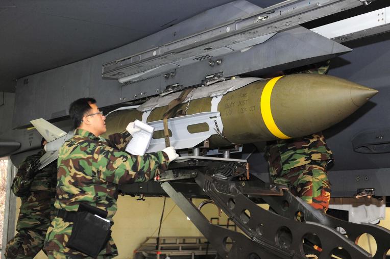 Q&A 질문방 - 유용원의 군사세계