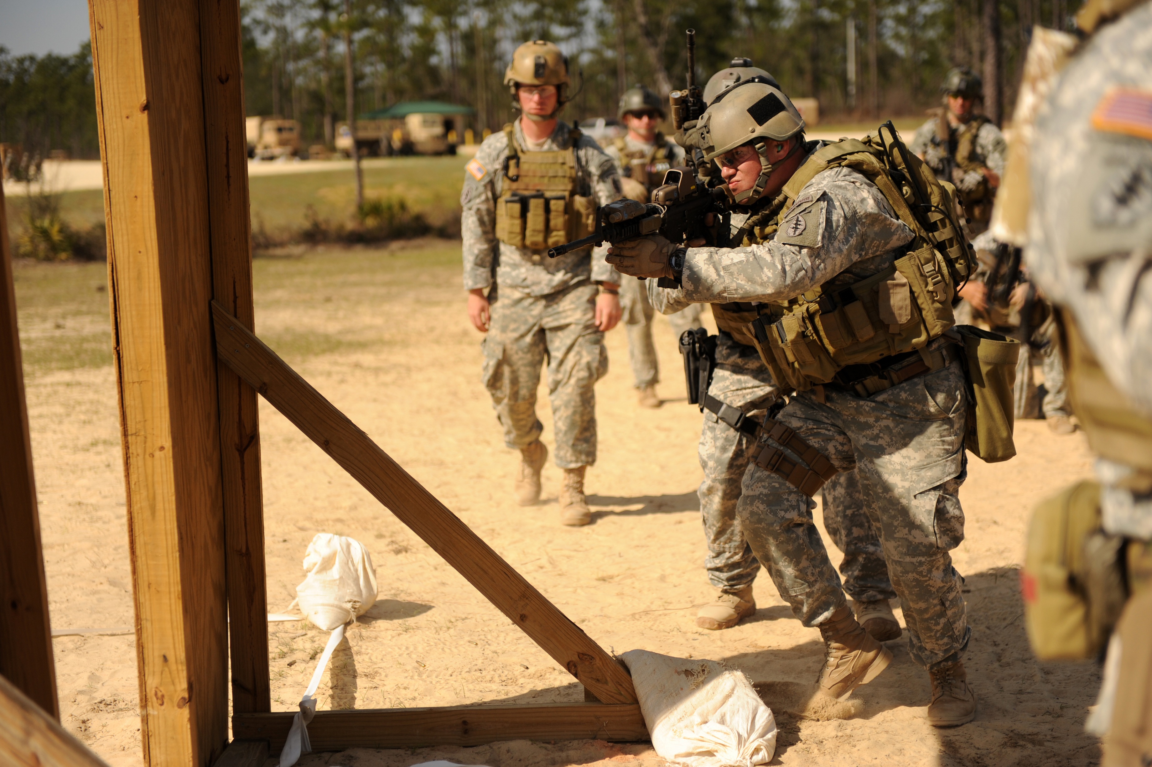 BEMIL 사진 자료실 - 유용원의 군사세계
