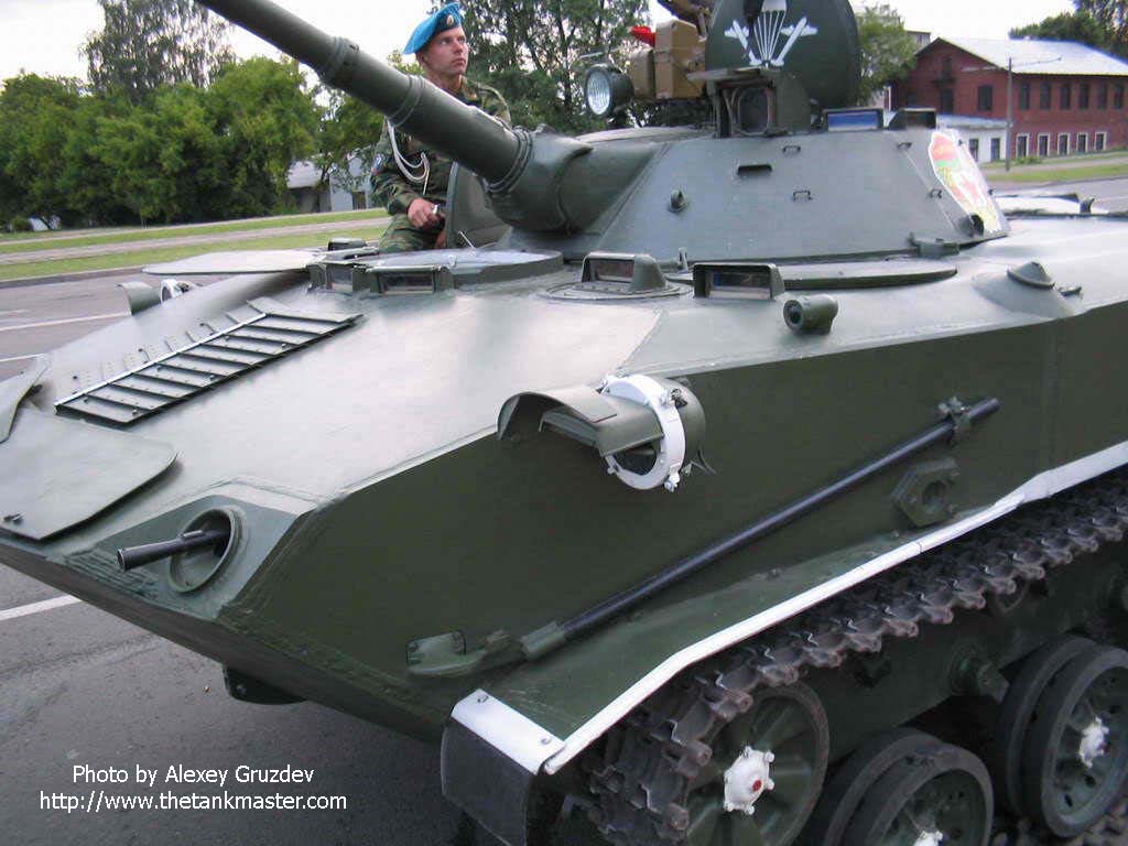 BMD-1- AIR-PORTABLE MECHANISED INFANTRY COMBAT VEHICLE bmd1_07.jpg ...