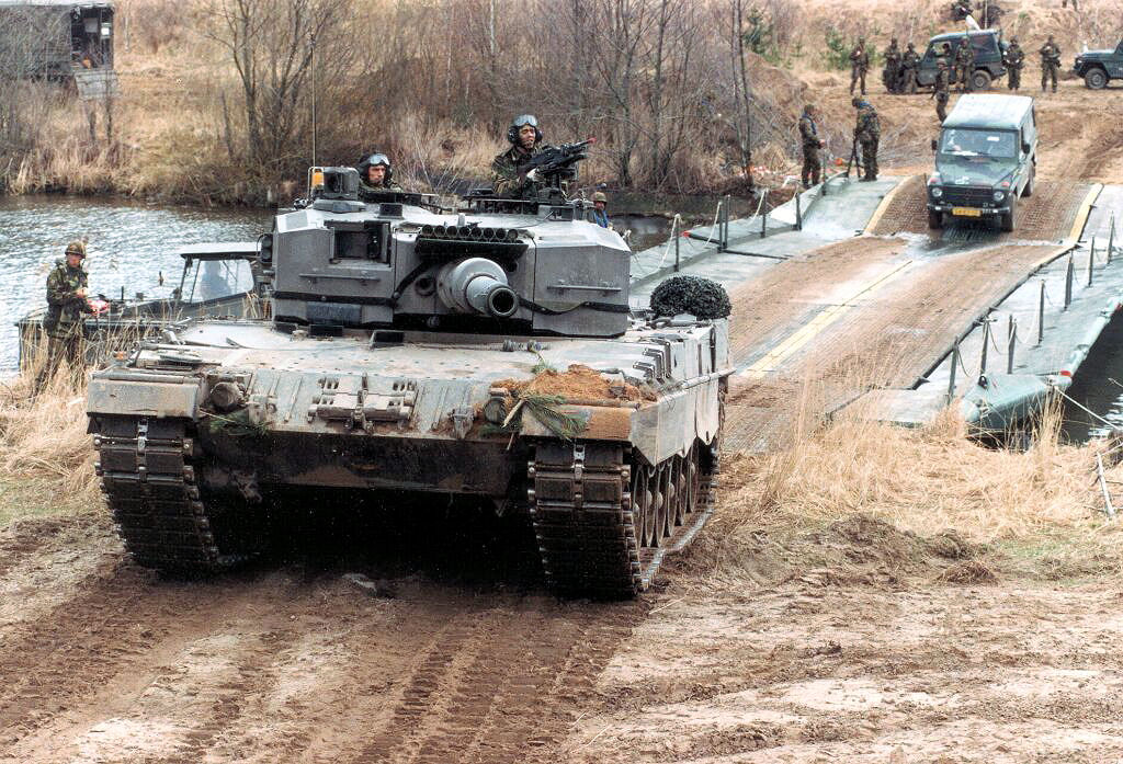 Leopard 2A4 (Royal Netherlands Army - Koninklijke Landmacht) - Kara ...