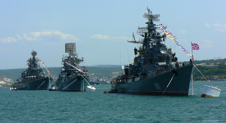 [896 × 491] Destroyer SMETLYVYY (KASHIN class), Cruiser KERCH (KARA ...