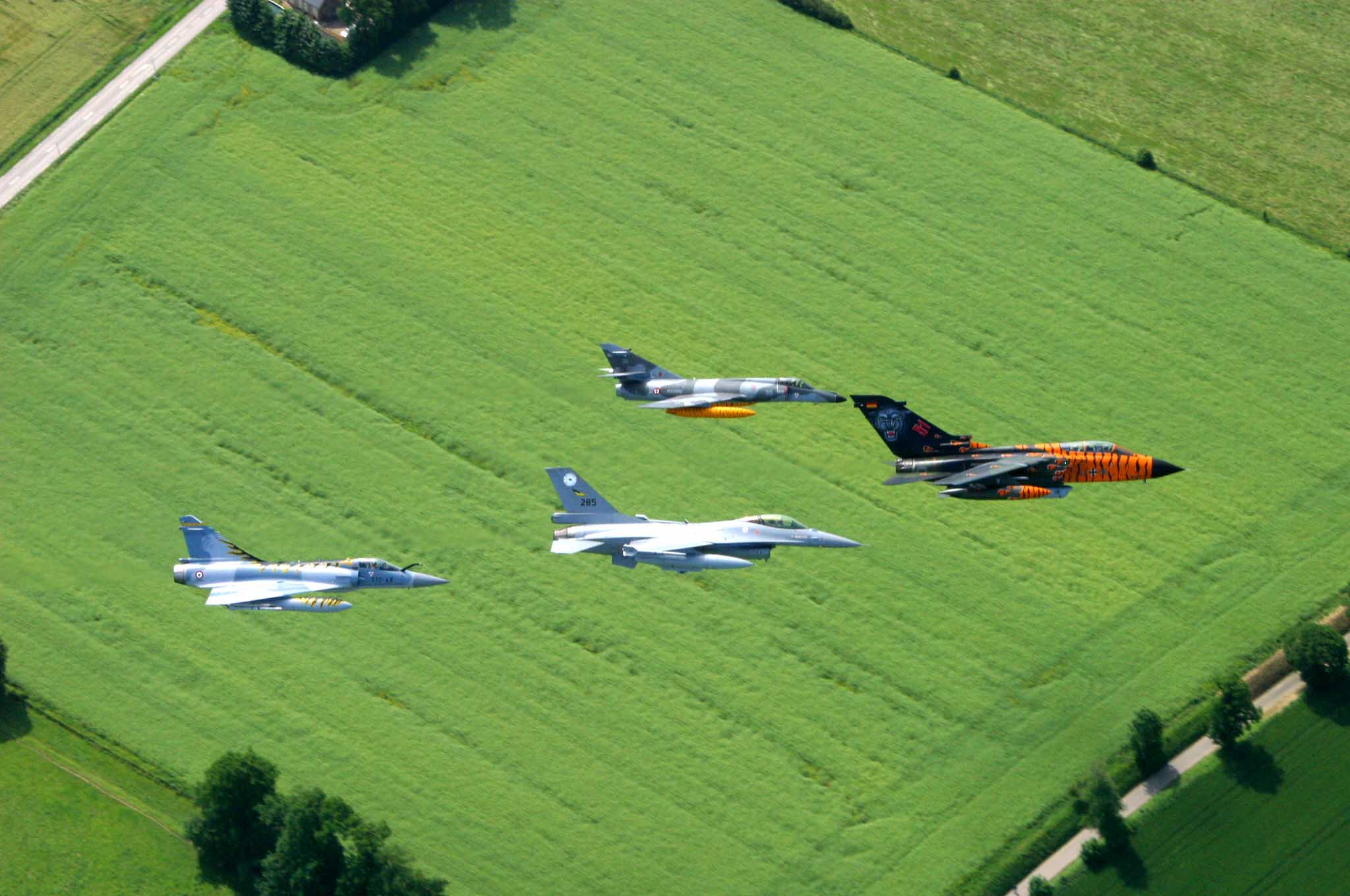 BEMIL 사진 자료실 - 유용원의 군사세계