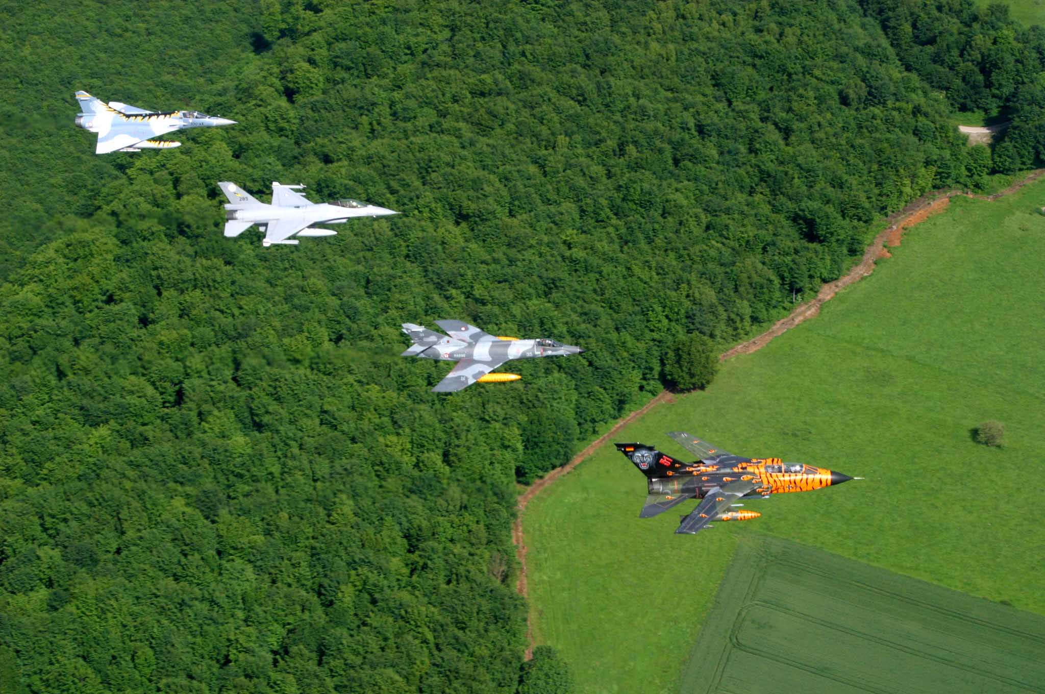 BEMIL 사진 자료실 - 유용원의 군사세계